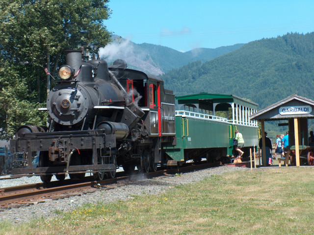 Northwest RVer: All Aboard the Pumpkin Train on the Oregon Coast Scenic ...