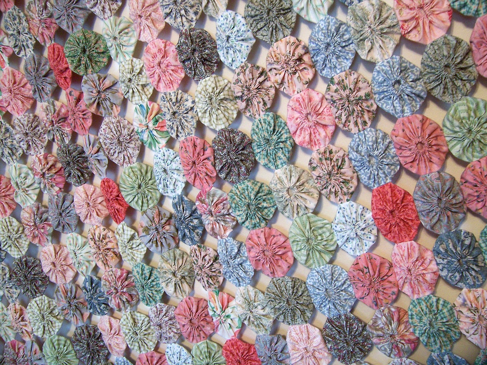 Three Sheep Studio: How To Make A Yo-Yo...