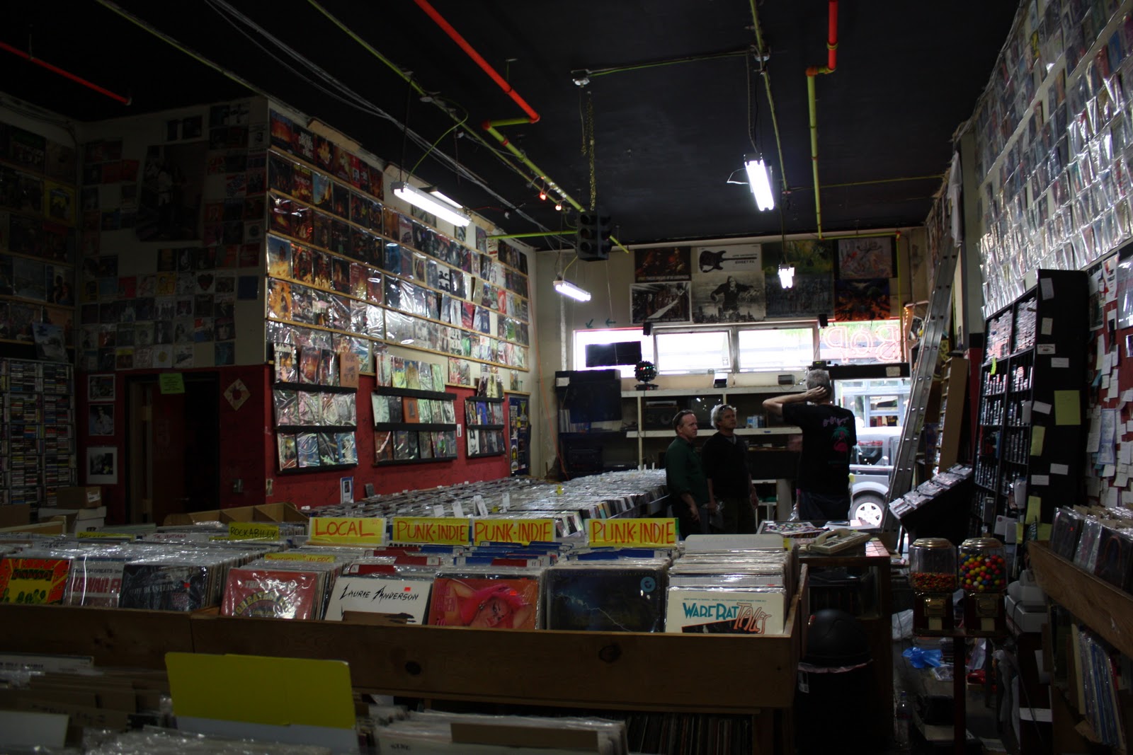 Los 39 Sonidos: BUENAS TIENDAS DE DISCOS DE TODO EL MUNDO