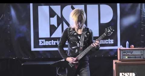 Syu Merupakan: ESP Guitars Spearhead - ESP Crying V