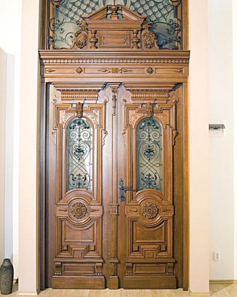 Despre usi: Piaţa uşilor de lux din România