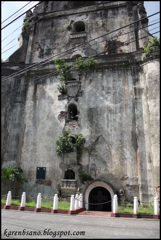 St. William Cathedral, Sinking Bell Tower, and Laoag Capitol ~ Dream ...