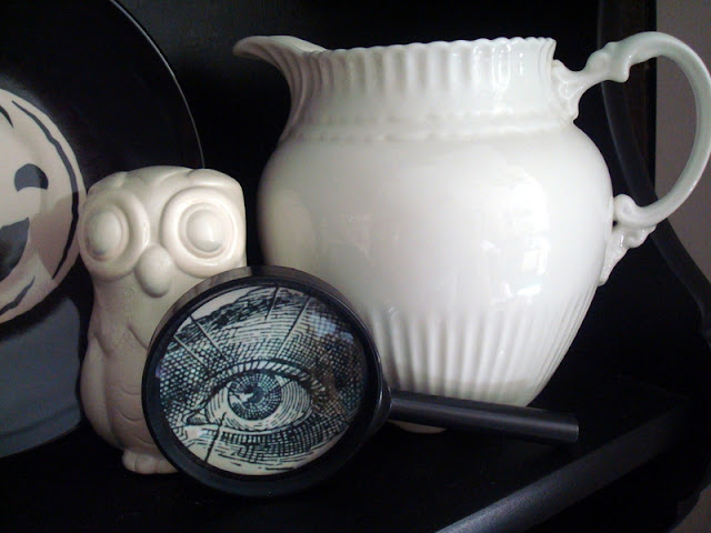 STARSHINE CHIC : Spooky Halloween Hutch