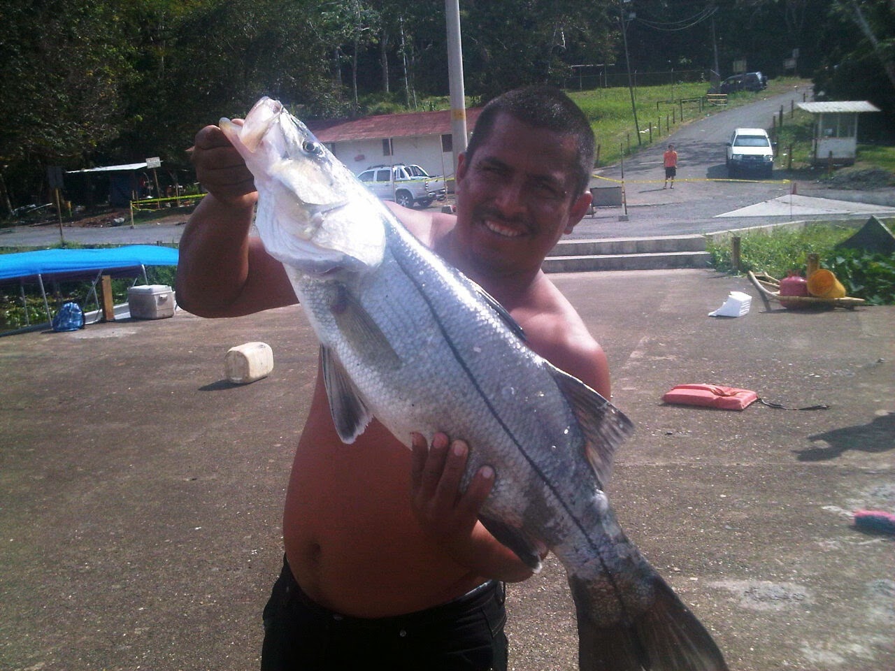 PANAMA FISHING IN THE LAKE GATUN