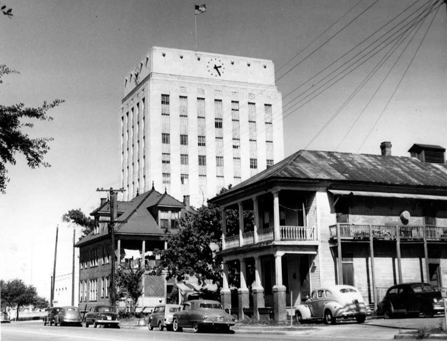 Old Photos Captured Street Scenes of Houston, Texas in the 1950s ...