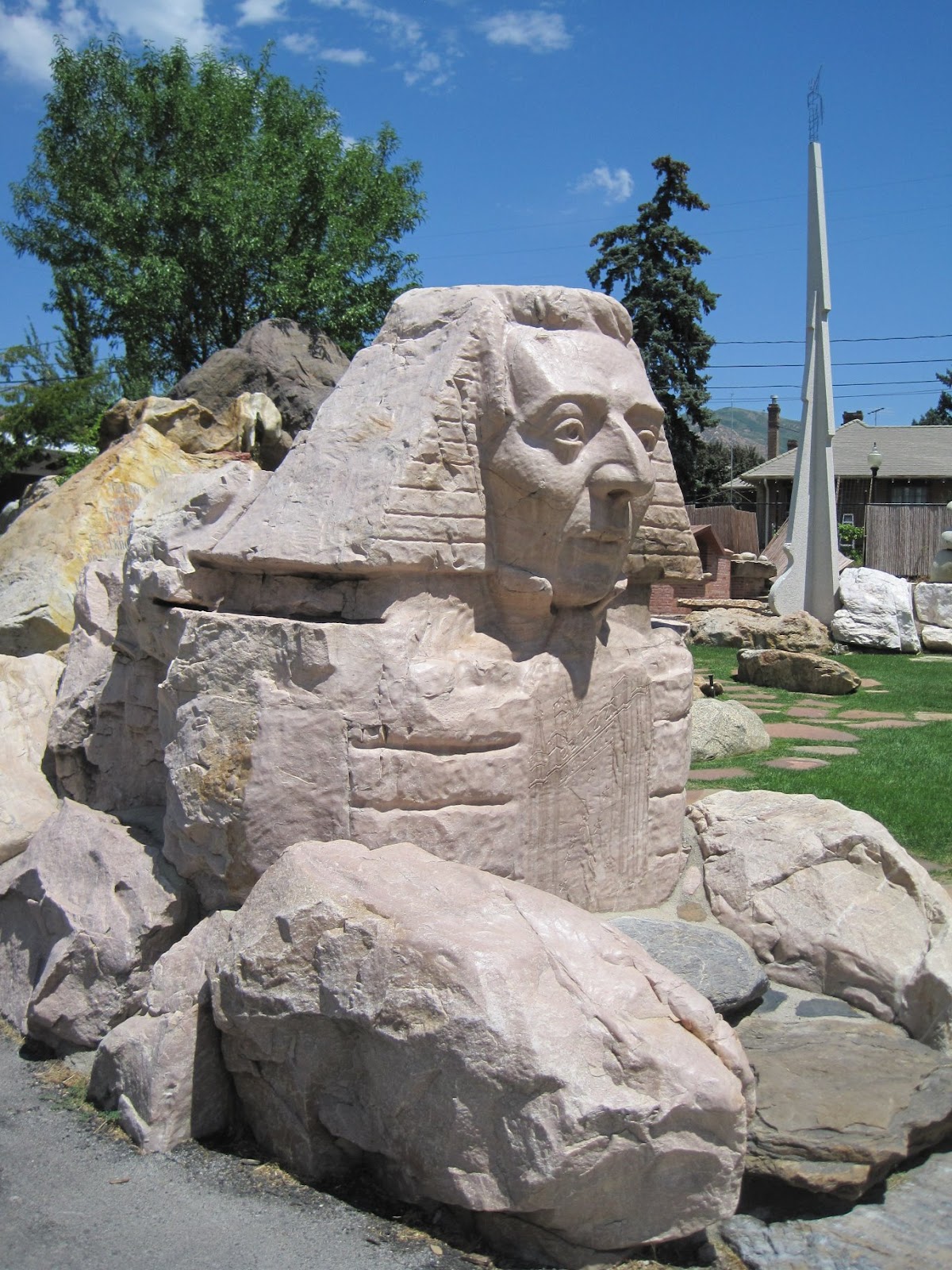 Confessions of a Laundry Faerie: Only in Salt Lake City: Gilgal and grub