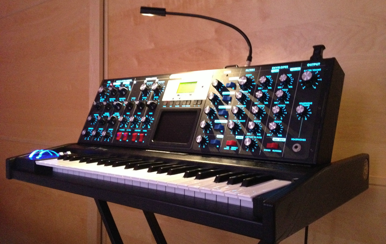 MATRIXSYNTH: Moog Minimoog Voyager 50th Anniversary Edition Signed by ...