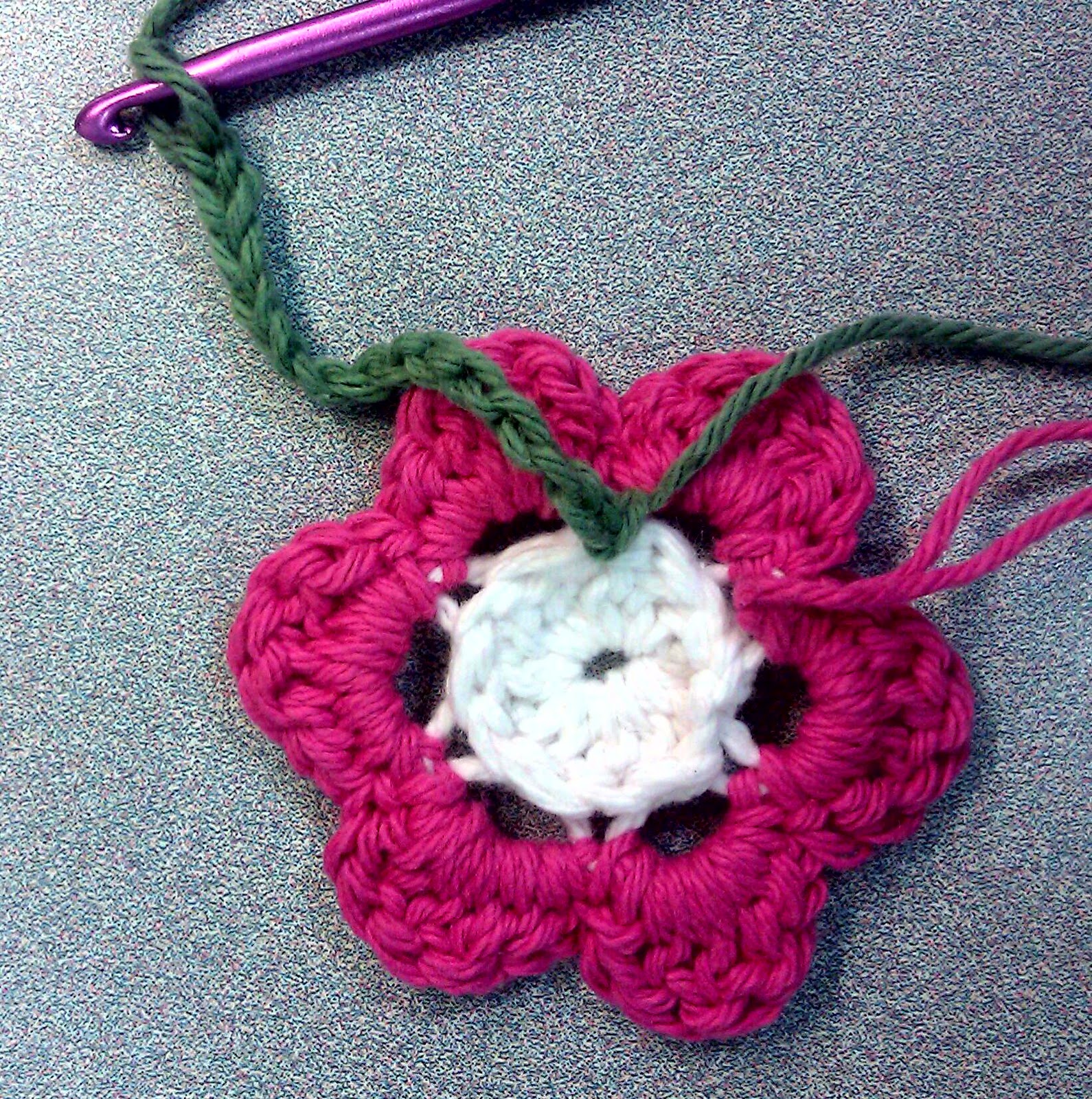 Breezybot Flower with Tendrils - FREE PATTERN/TUTORIAL