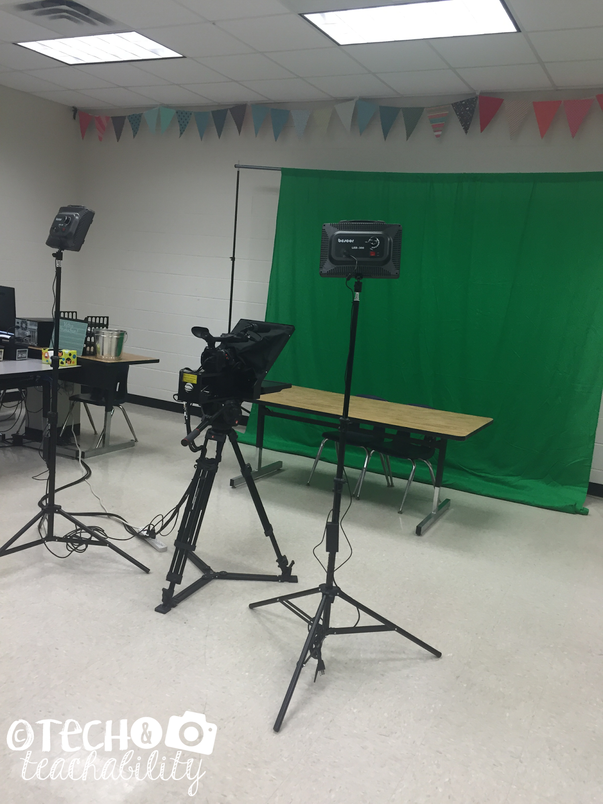 {2016-2017} Classroom Reveal! Ideas, fun, and FREEBIES! - Tech and ...