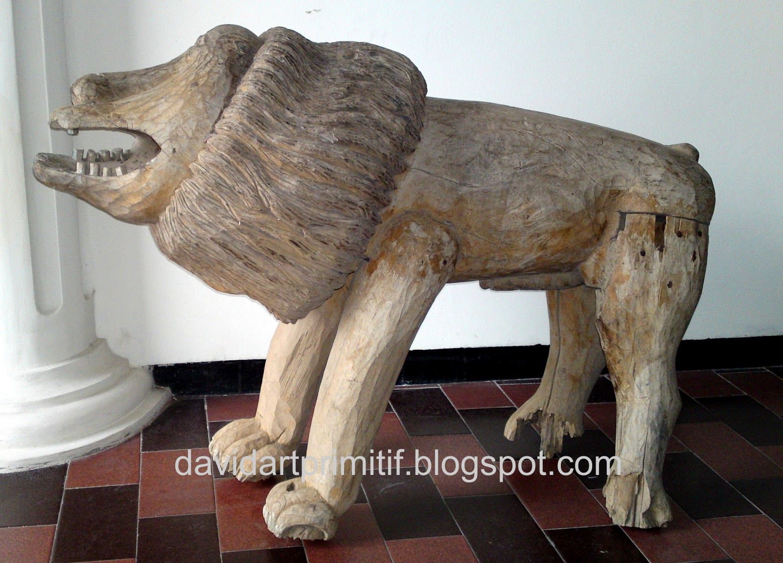 Art & Primitif: Patung Kayu Singa