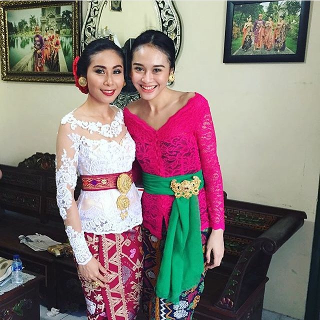 Model Kebaya Broklat Prada Sabuk - Inspirasi Kebaya Indonesia