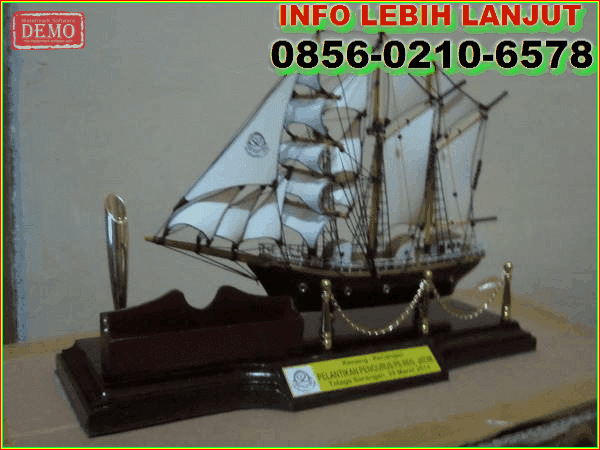 Jual miniatur kapal perahu | 085602106578: miniatur perahu kayu ...