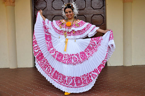 folklore de panama: Folklore y sus vestidos típicos