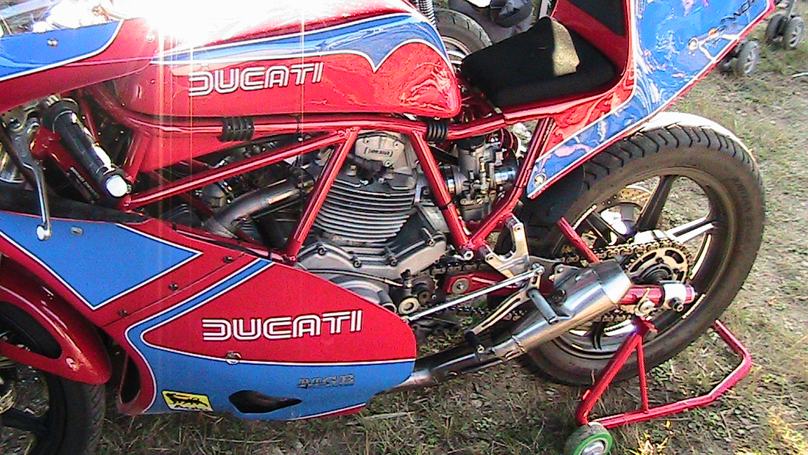 Ducati Single Racing: August 2011