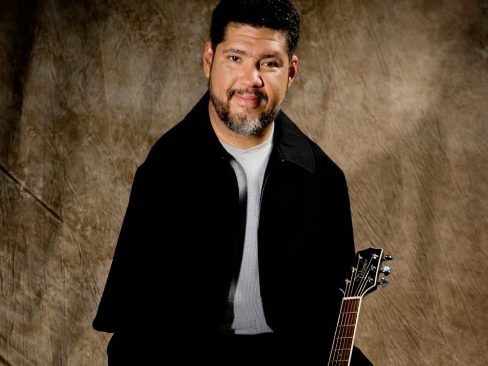 Tony Meléndez es un exitoso músico y conferencista que ha triunfado en ...