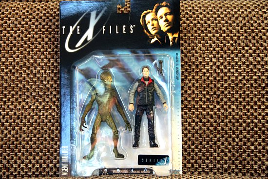 Thrift Haul: Free and Nerdy Thrift Finds (With Aliens. And Batman!)