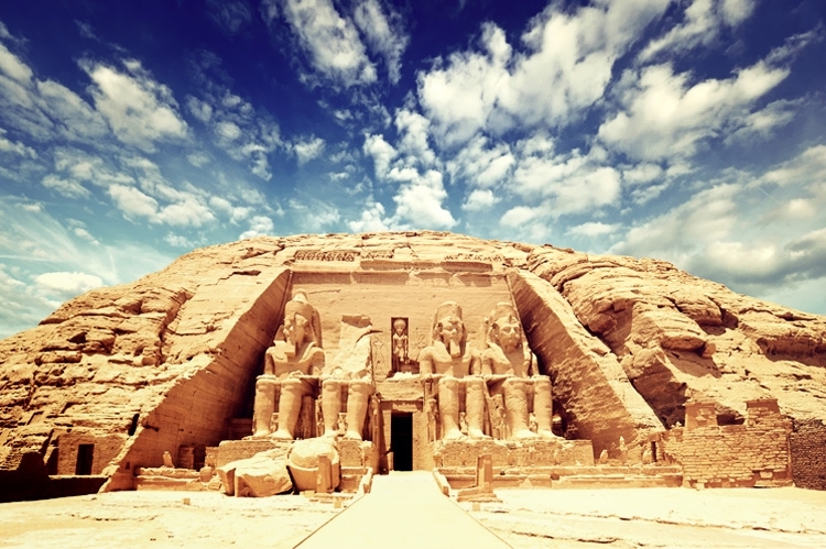 Gigantes esculpidos en la montaña - Una breve historia