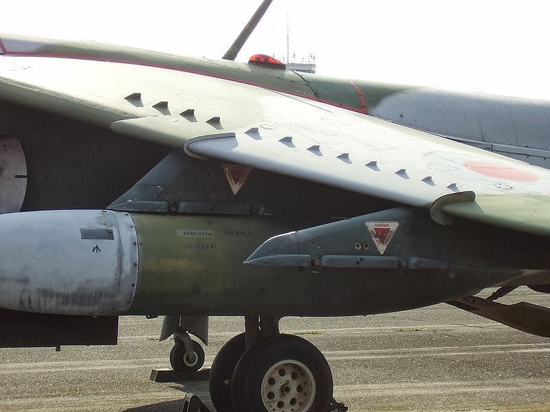 McDonnell Douglas DC-10: VORTEX GENERATOR