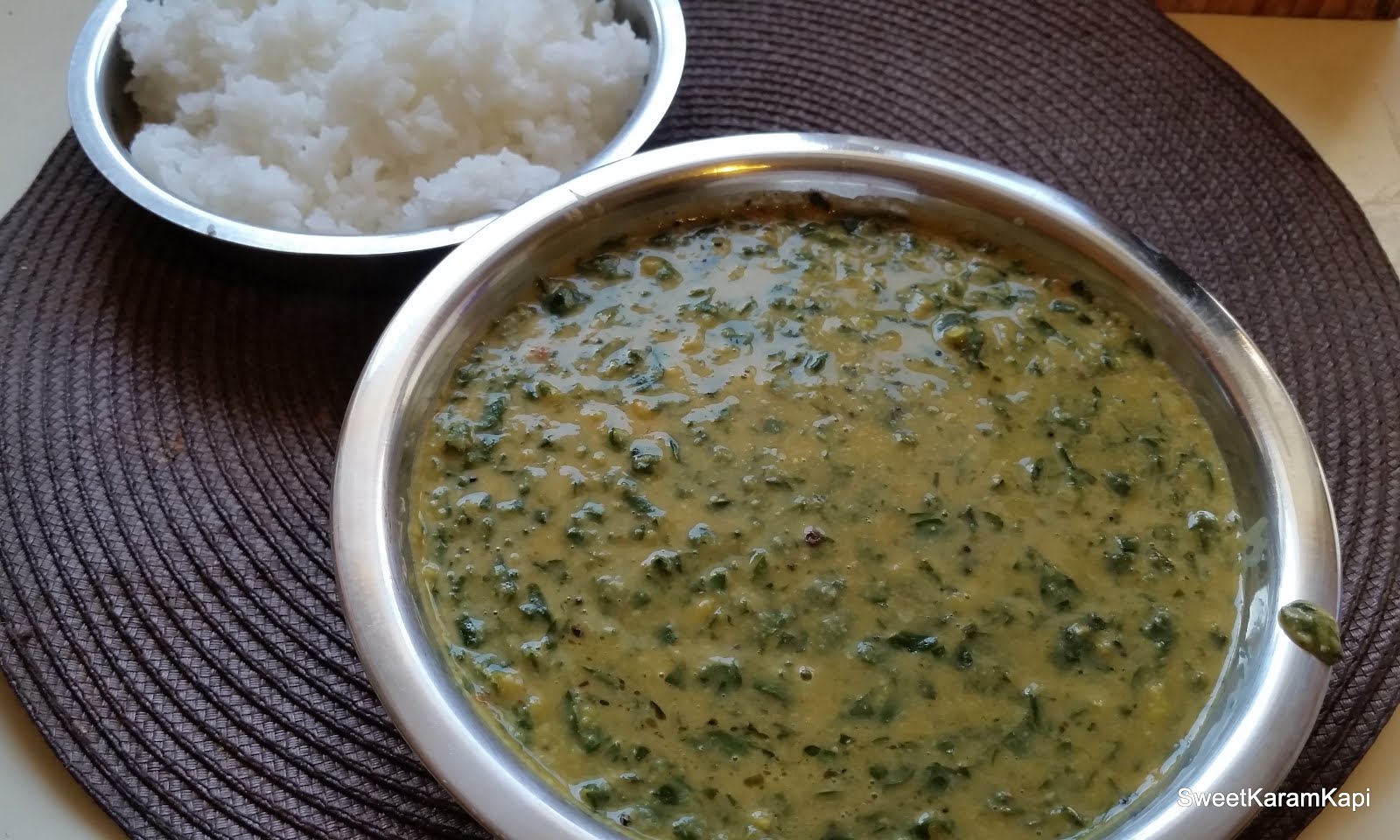 Sweet Karam Kapi :): Murungai Keerai (Drumstick leaves) Porucha Kuzhambu