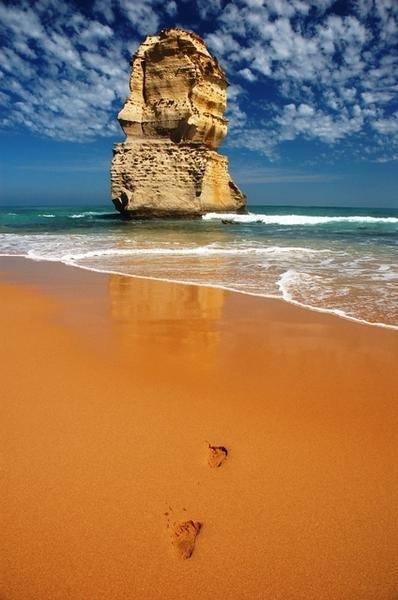 Great Ocean Road Australia - The World is Yours