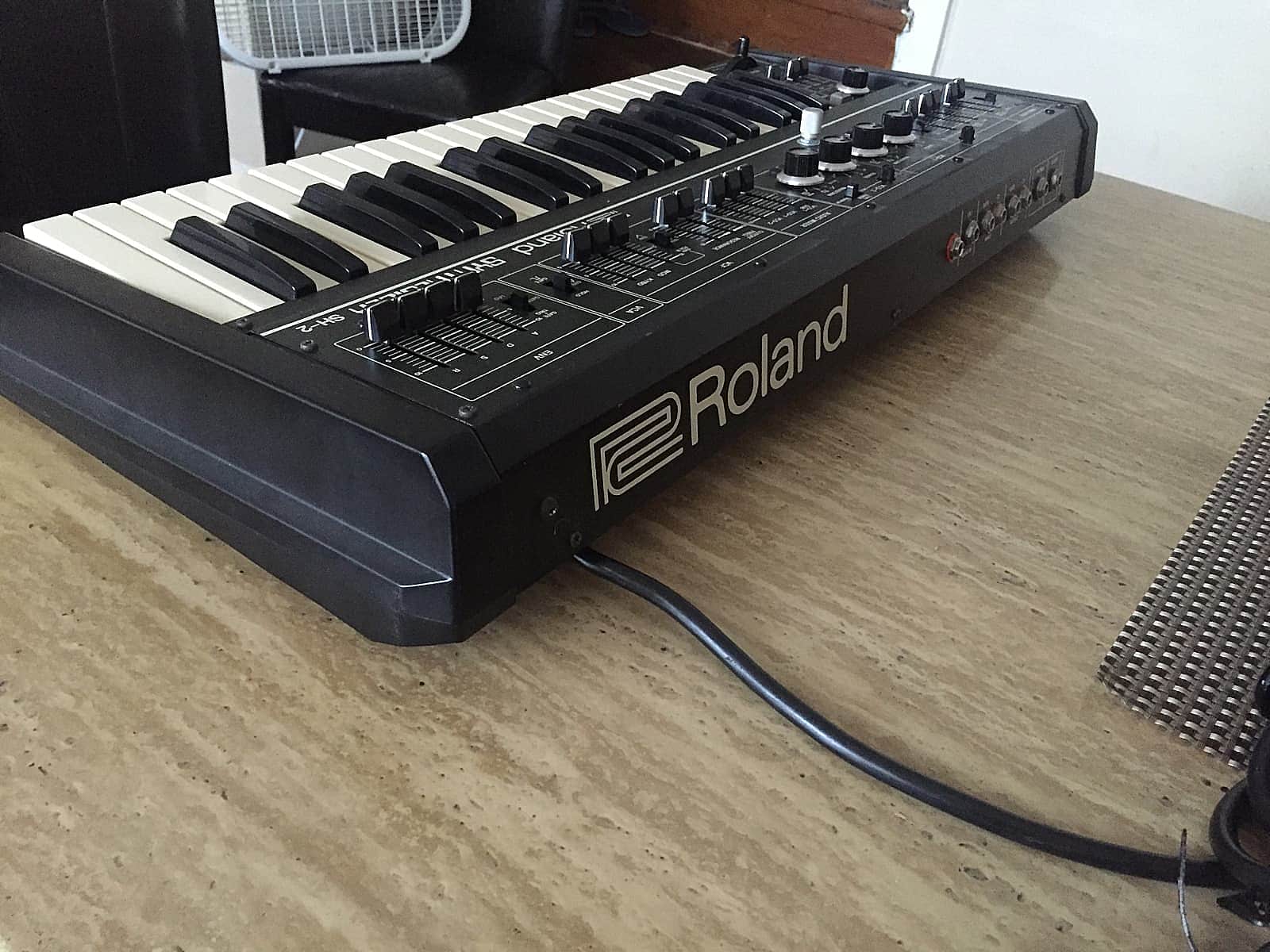 MATRIXSYNTH: Roland SH-2 Synthesizer: SH2: Includes Briefcase + FM ...