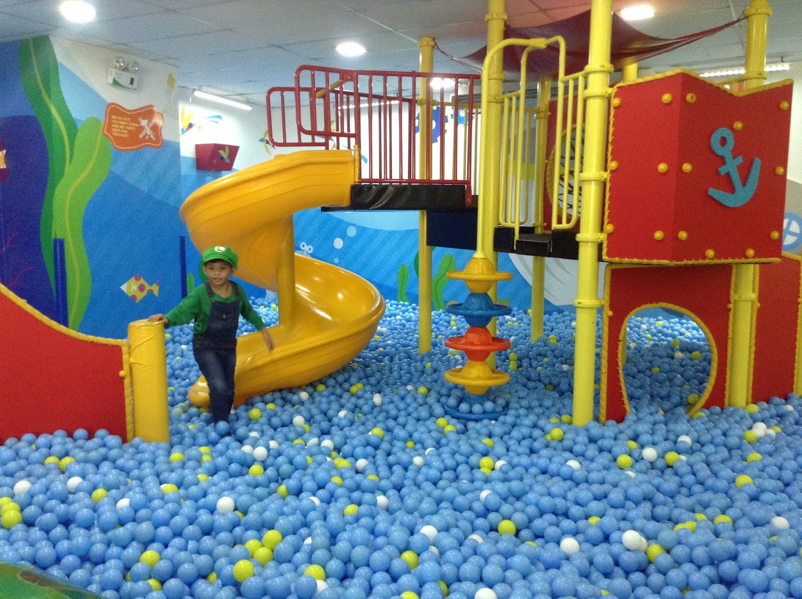 Kidzooona: an indoor garden to learn through play