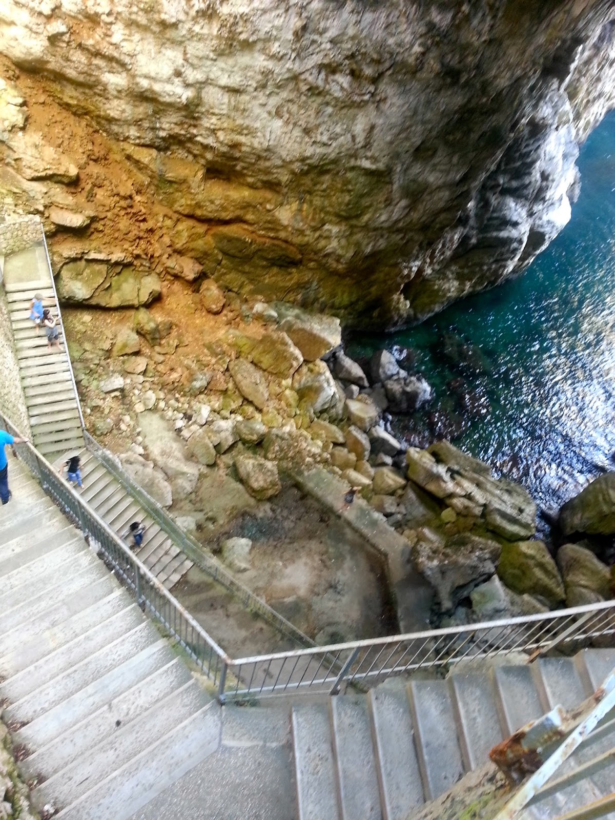Italy: Montagna Spaccata, Grotta del Turco, & Grotte di Pastena