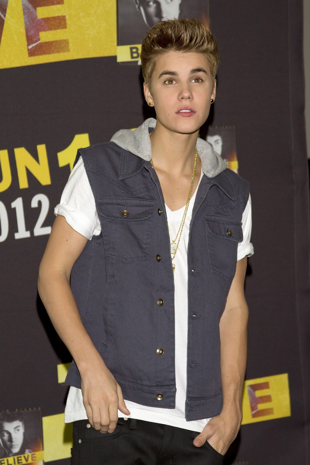 Justin Bieber: Justin Bieber's BELIEVE Press Conference at Mexico ...