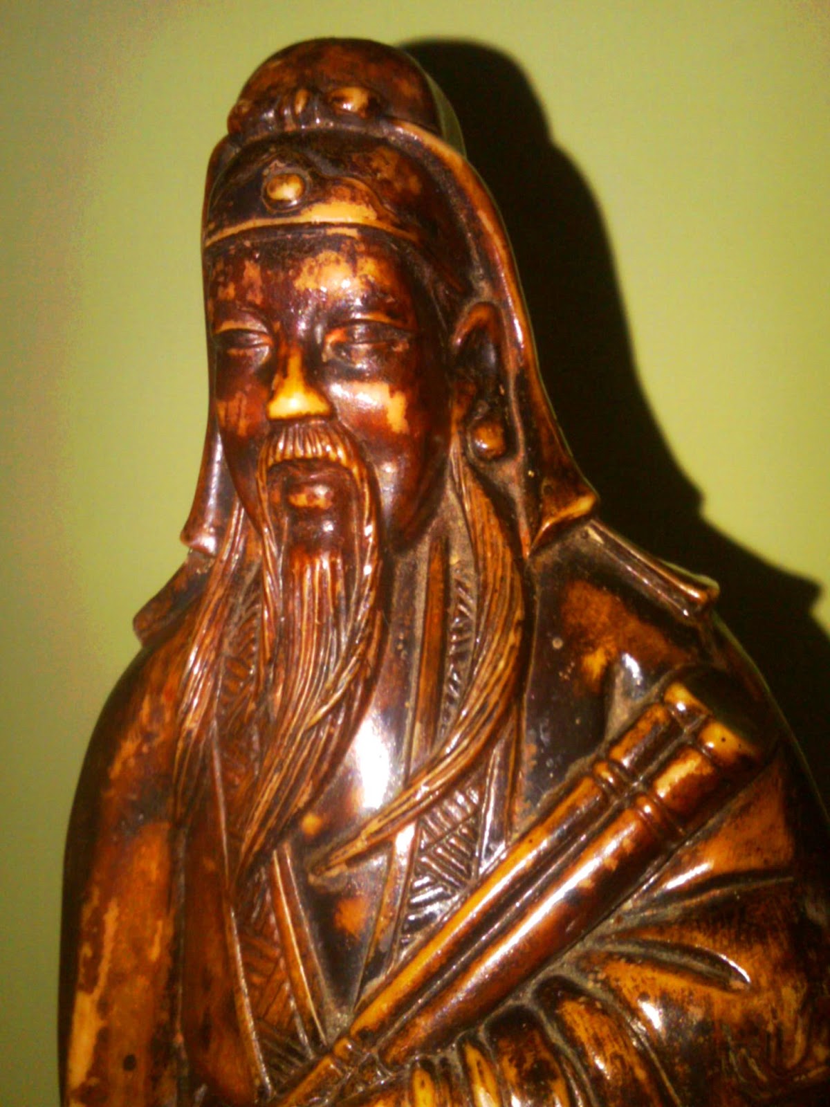 Koleksi Barang Bekas Unik: Patung Dewa Cina