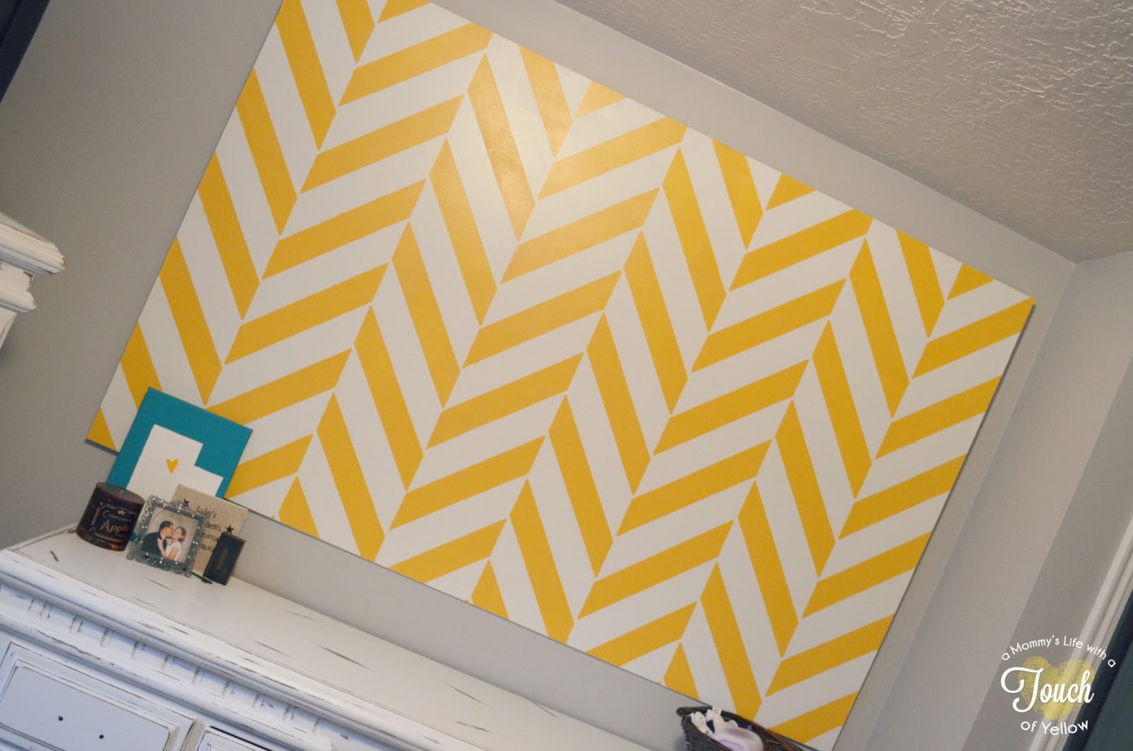 A mommy's life...with a touch of YELLOW: Stenciled Wall Backdrop ...