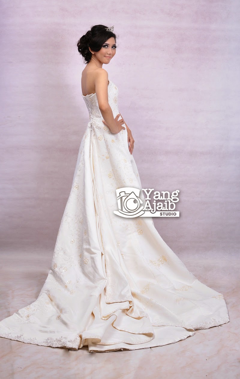 Ini Vindy Yang Ajaib: Sewa Gaun Pengantin Eropa atau Gaun Bridal di Malang?