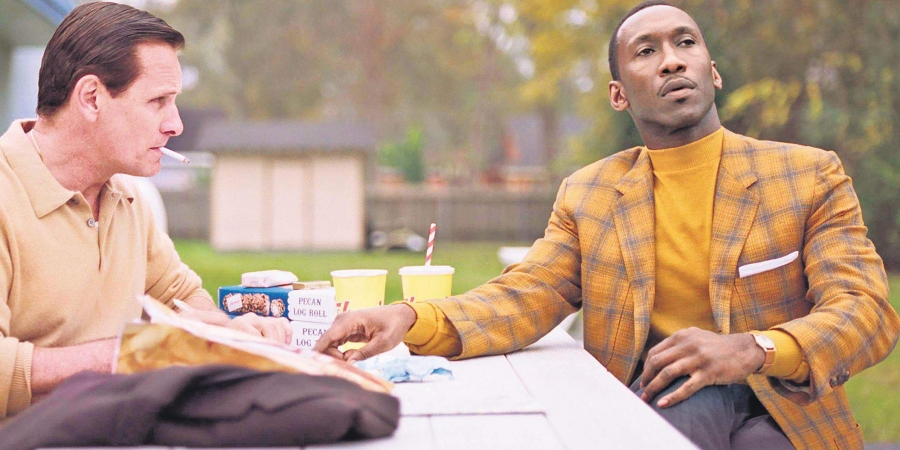 The Oscar Buzz: Review: "Green Book" is an Entertaining Ride Towards ...