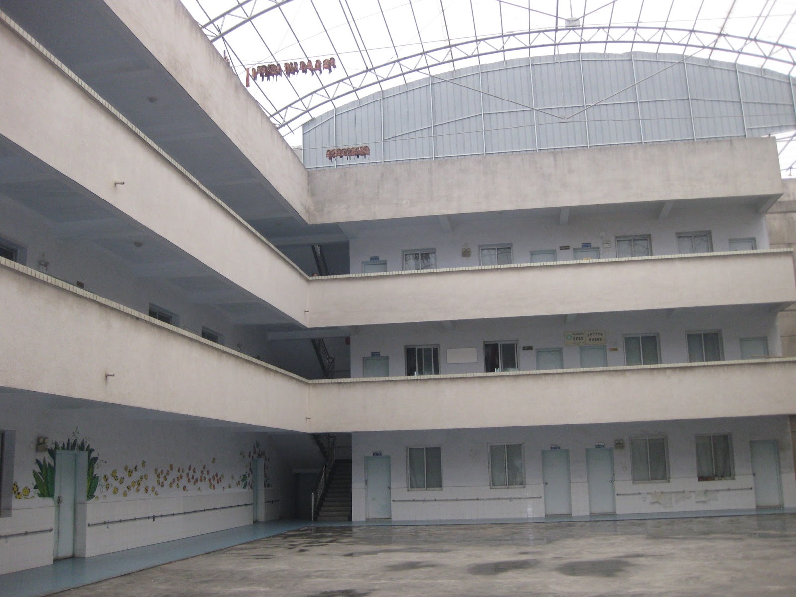 Packages of Hope - China 2013: The Staff and Interior of ChangDe SWI