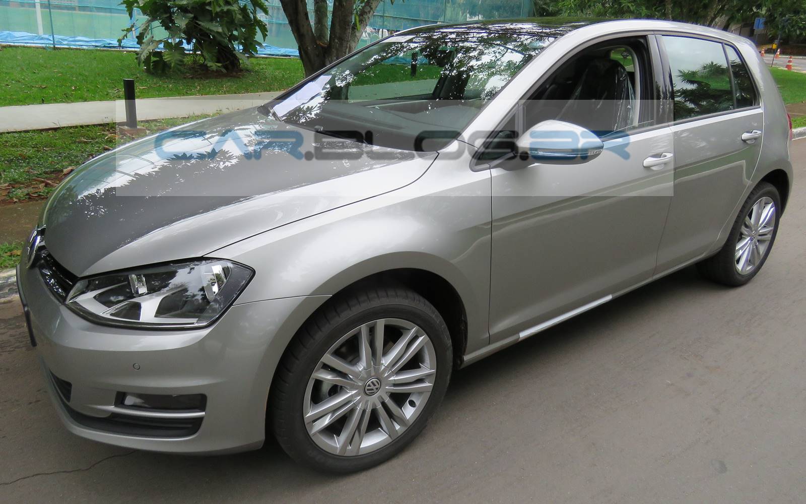 VW Golf TSI 2016 Flex e GTI nacionais: imagens oficiais