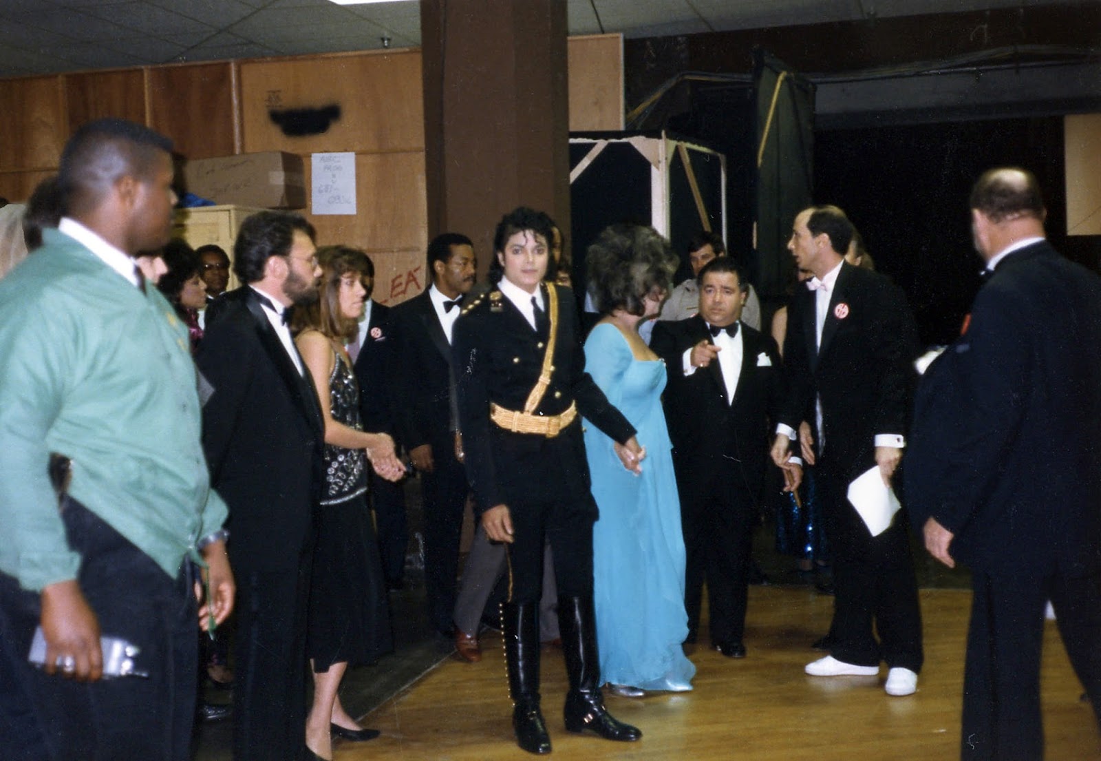 Michael Jackson Attending the 13th annual American Music Awards 1986