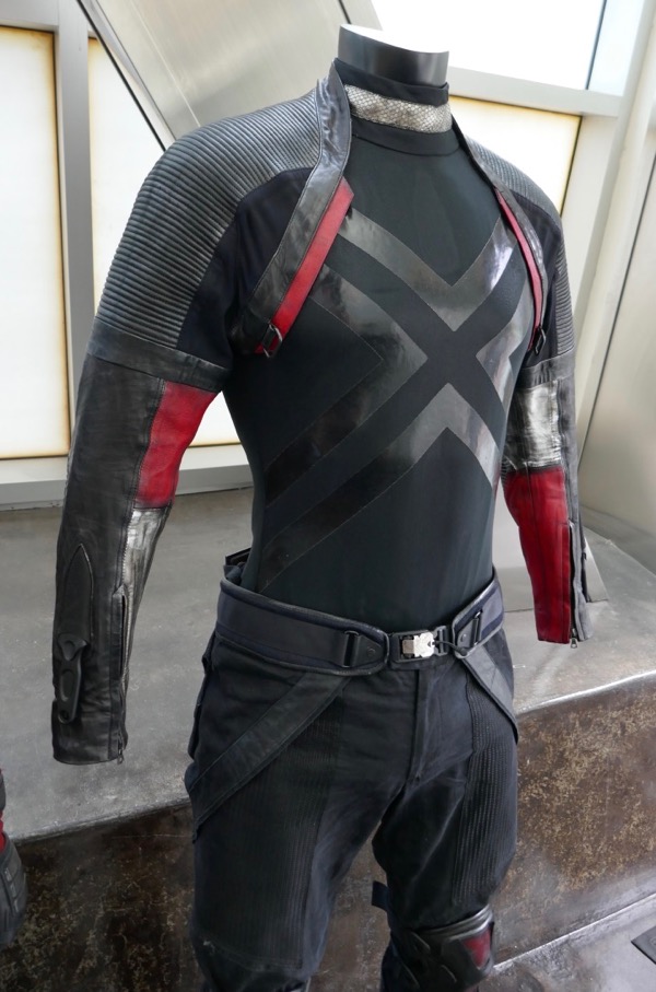 Hollywood Movie Costumes and Props: Deadpool 2 movie costumes on ...