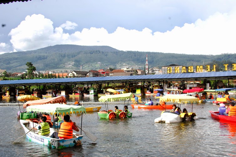 everything is awesome: Floating Market Lembang