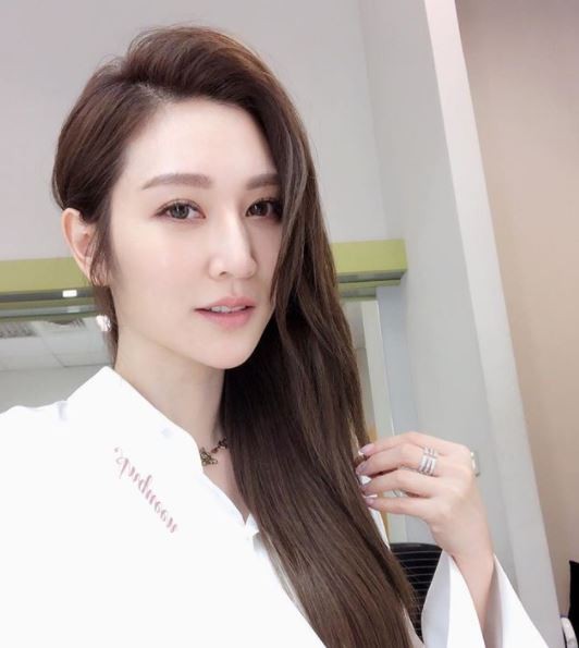 ASIAN CELEBS: VICKY TSENG