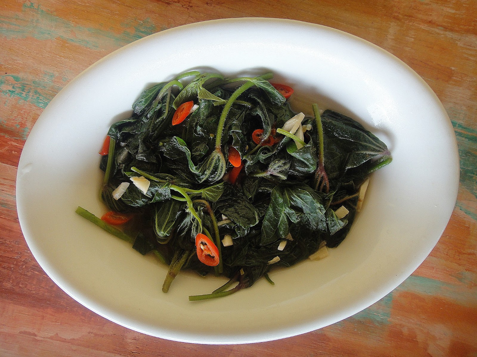 . Batatas Doces Coloridas e suas Folhas