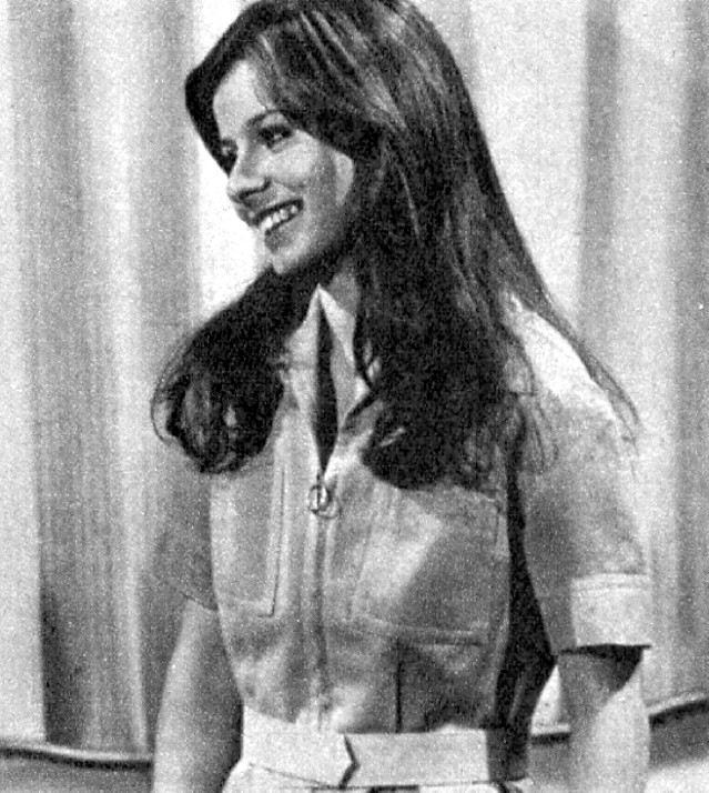 Astros em Revista: DÉBORA DUARTE UMA VIDA DIANTE DAS CÂMERAS