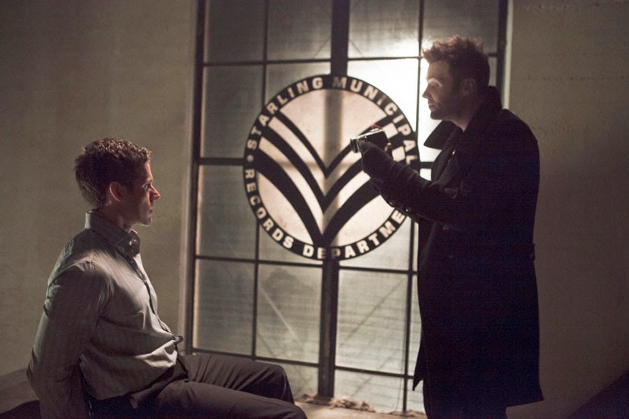 SNEAK PEEK : Footage From "Arrow: State v. Queen"