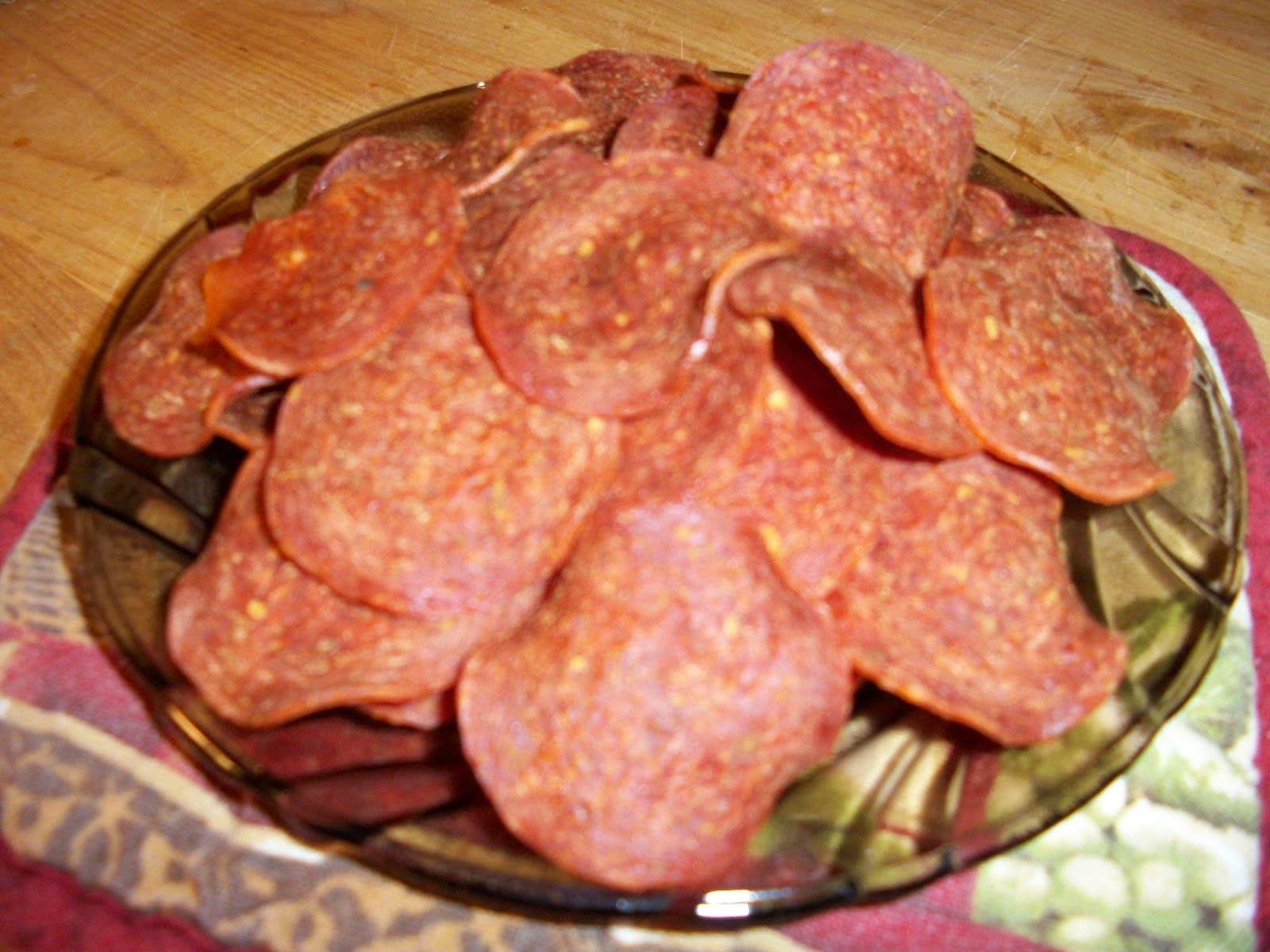Cooking with love ! : Cipsuri crocante de pepperoni si bacon de curcan ...