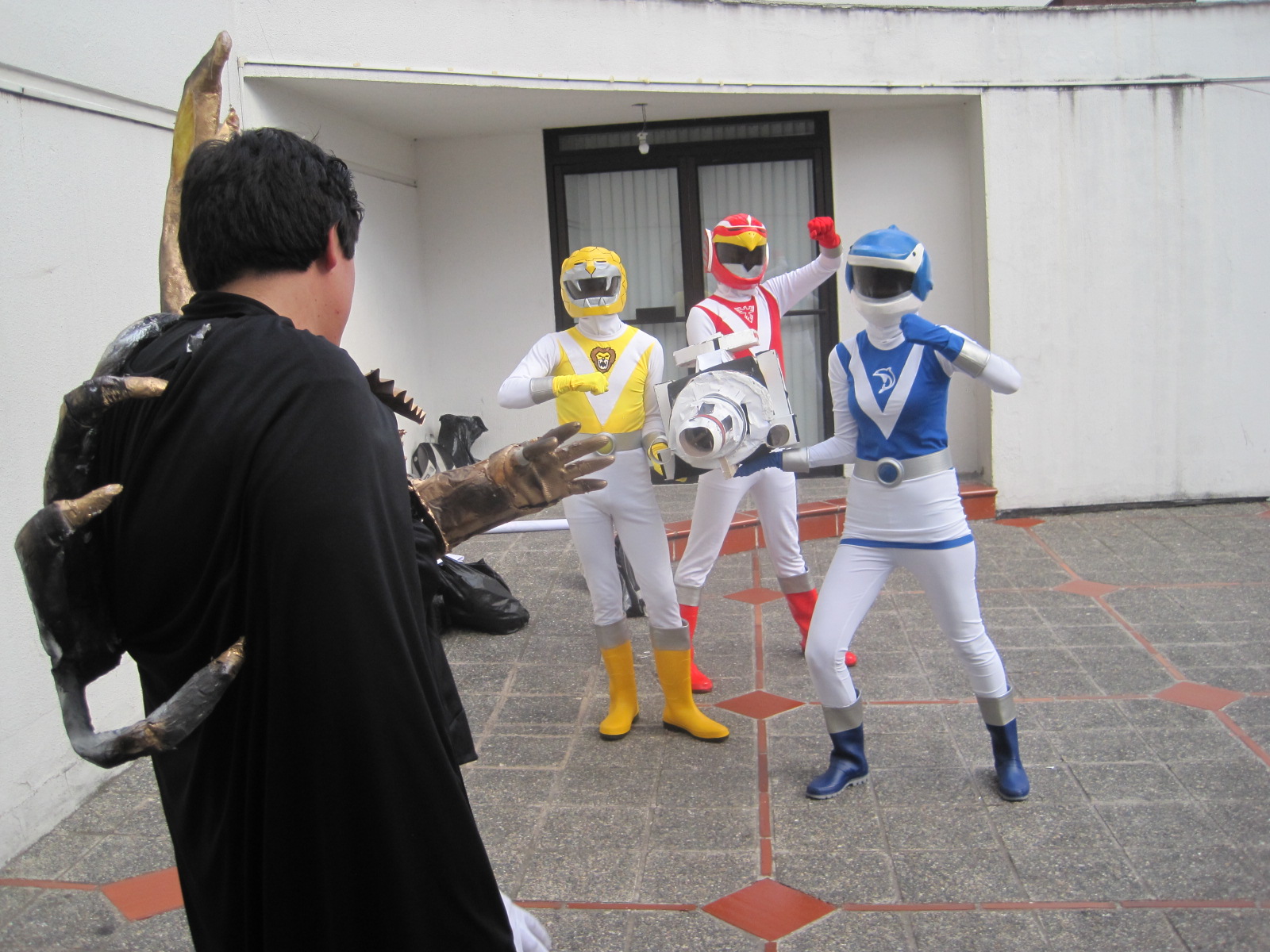 Tokusatsu Ecuador: CHOJUU SENTAI LIVEMAN: Un cosplay hecho realidad