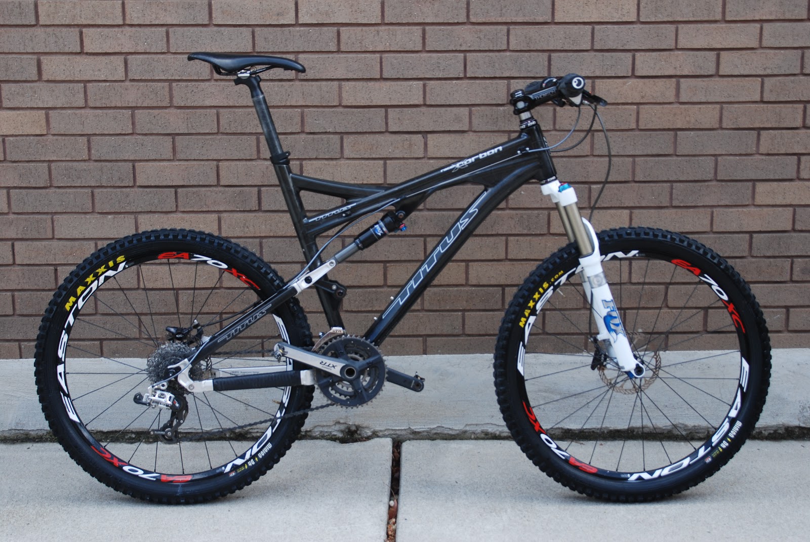 ANEX BICYCLES: Titus Racer-X Carbon