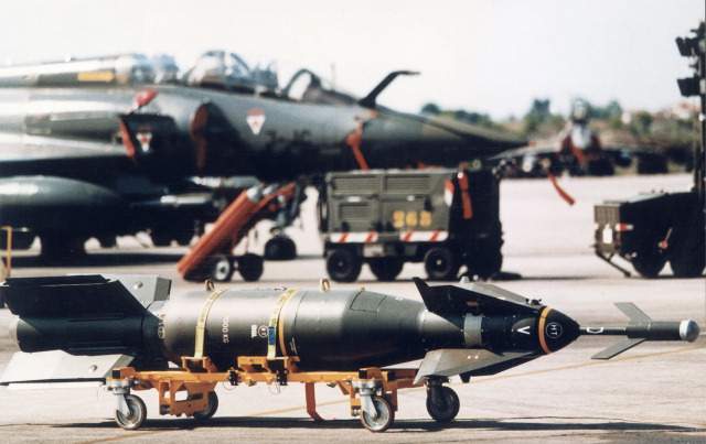 FDRA - Fuerza Aérea: LGB: BGL (Francia)