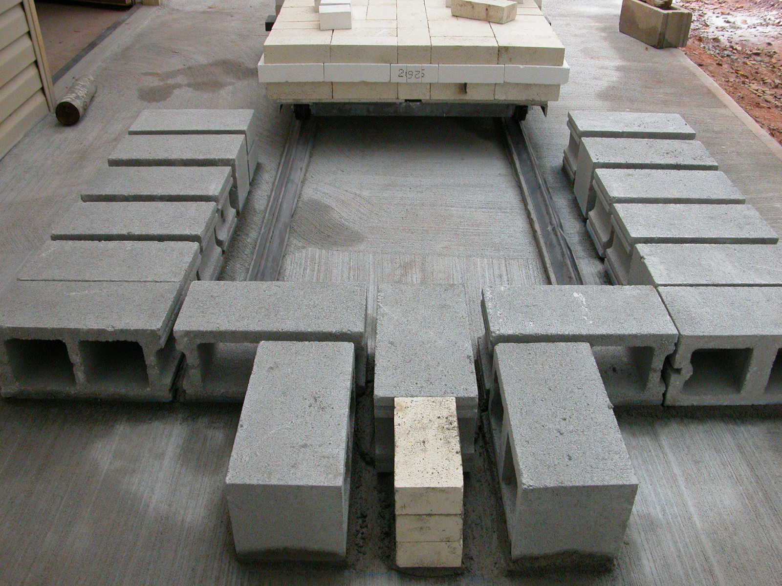 Kiln Project: Setting concrete blocks