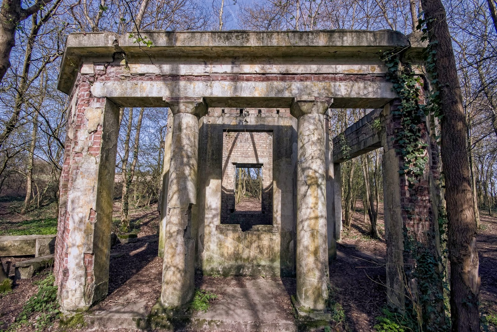 UKNOWN EXPLORER: Vange Well no.5