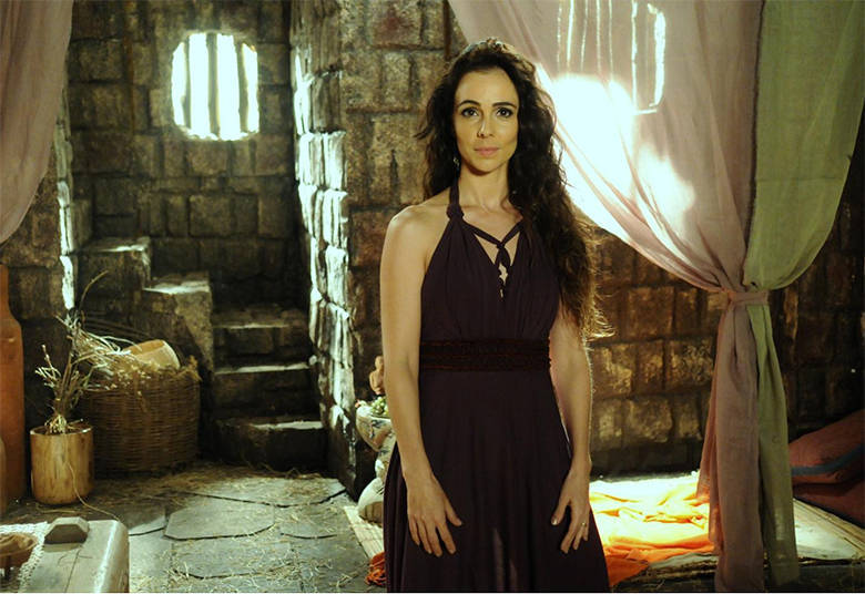 Figurino: Enfeites da Raabe, A terra Prometida