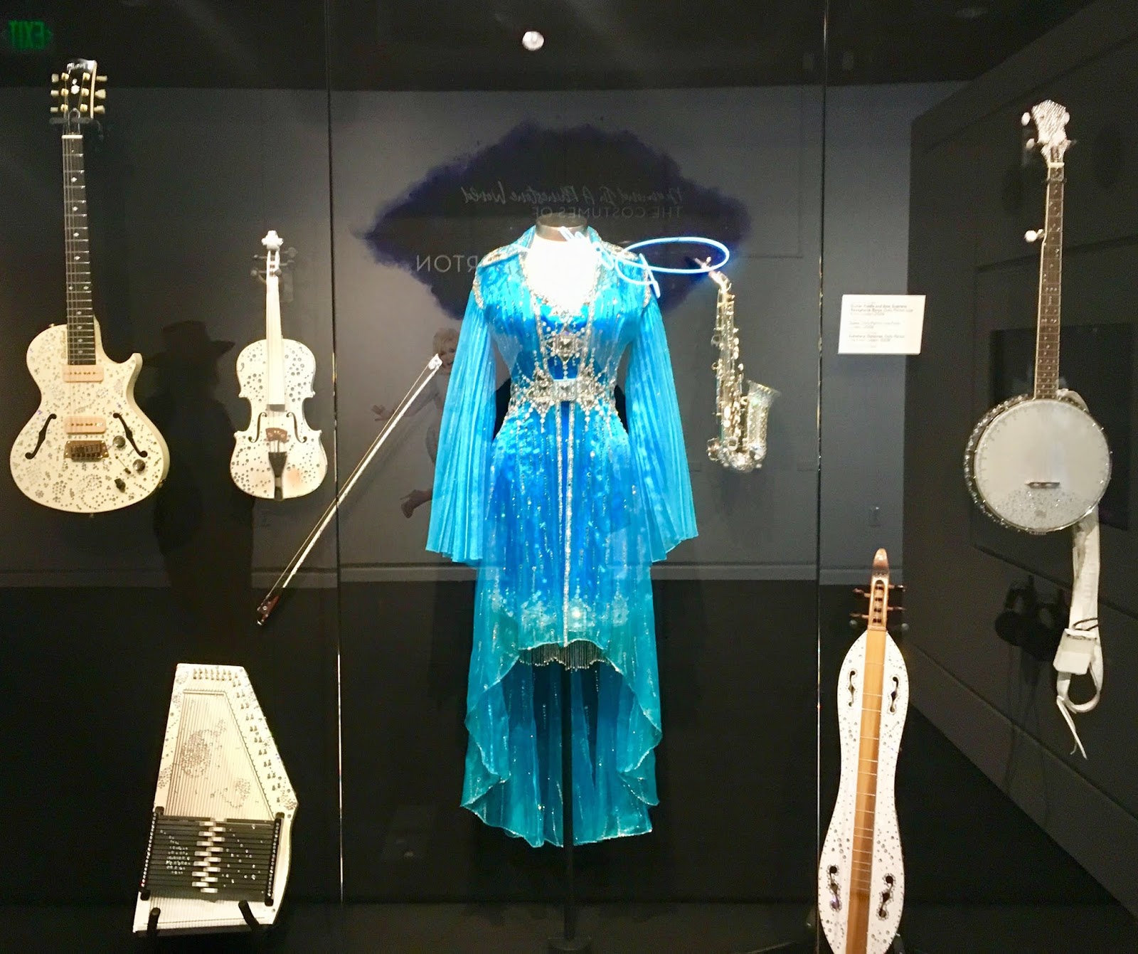 Blogtown: Diamond In A Rhinestone World - The Costumes Of Dolly Parton ...