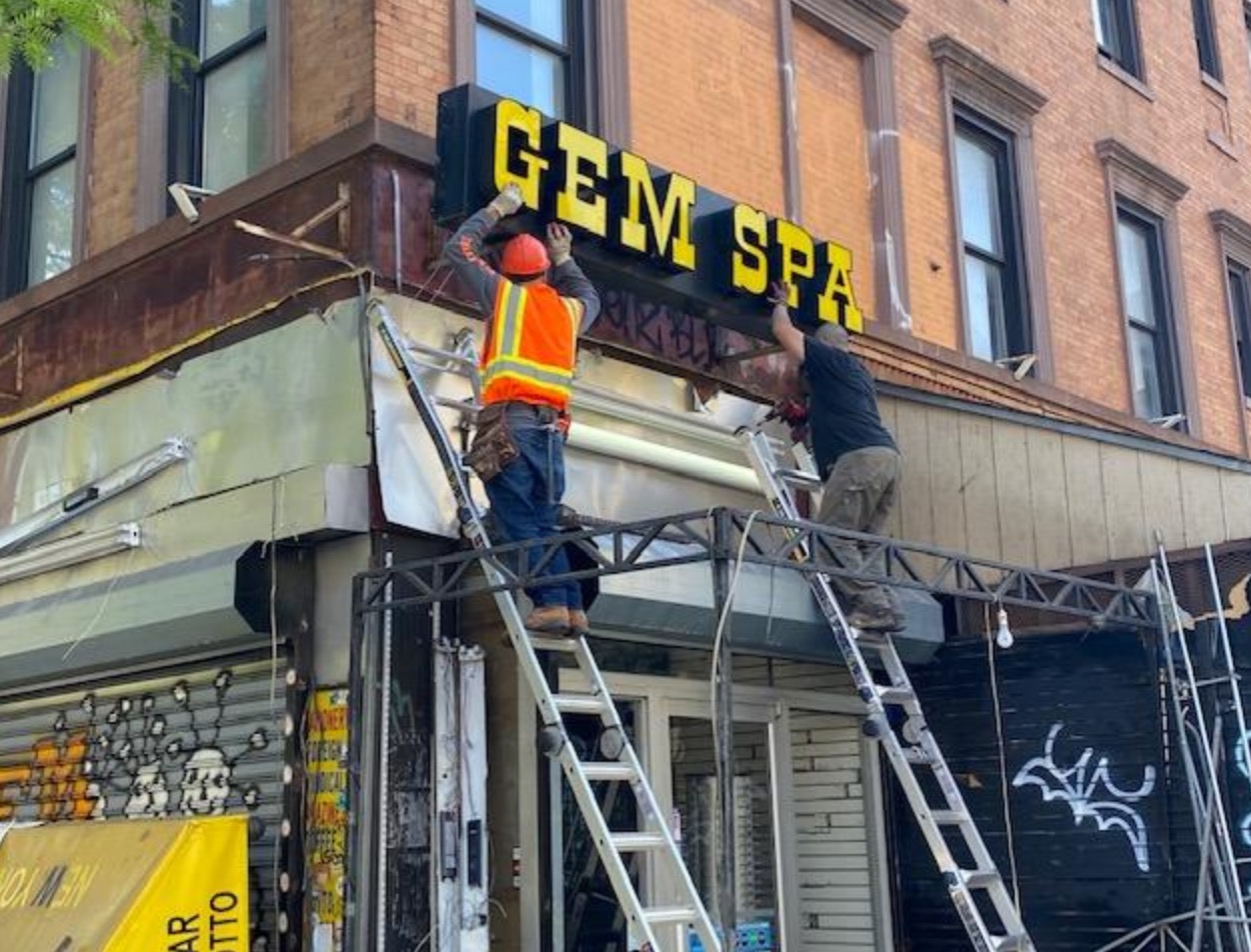 Jeremiah's Vanishing New York: Gem Spa Sign